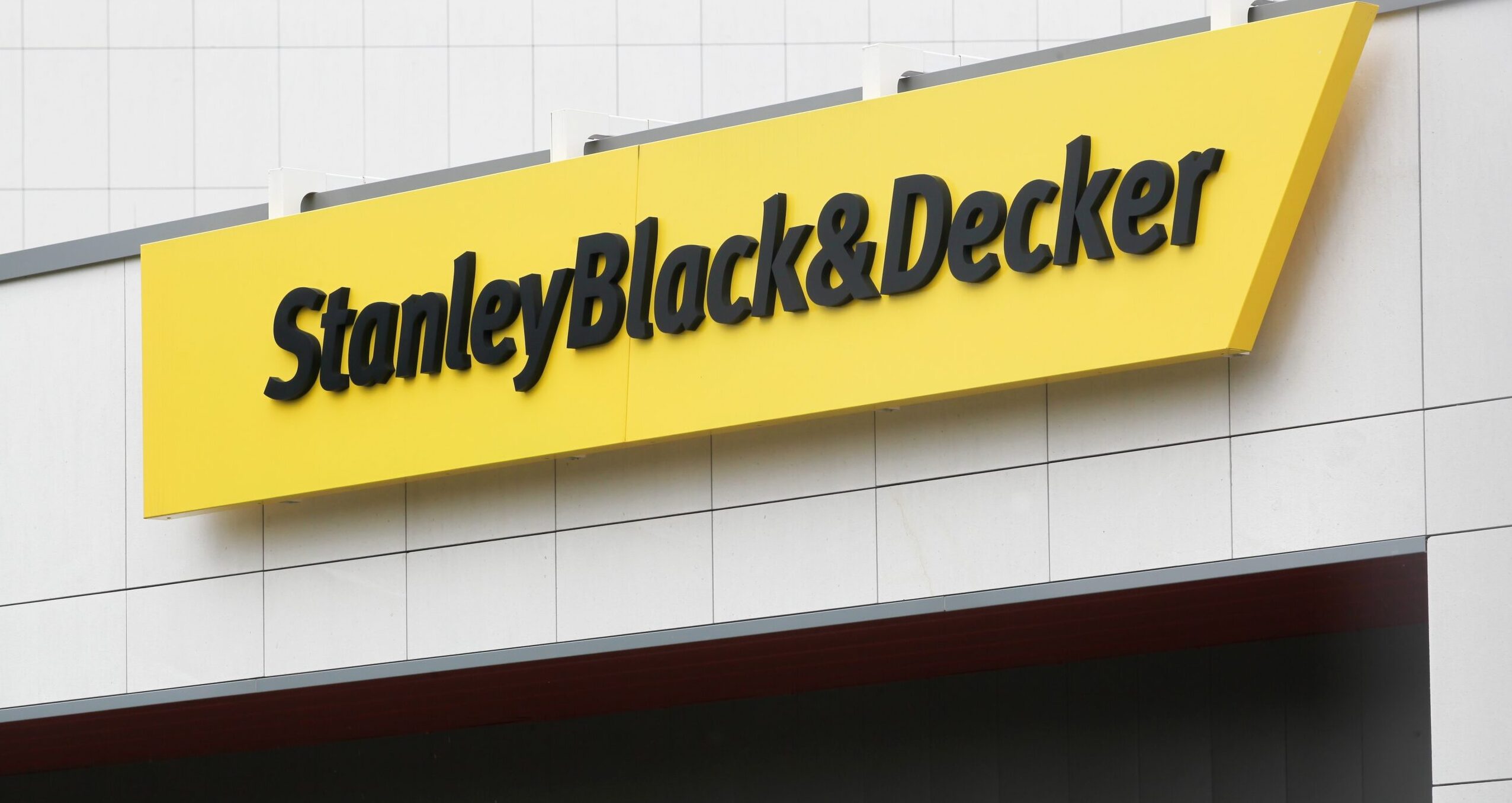 Stanley B&D Says Trump Tariffs Would Incur $200M Hit to Operating ...